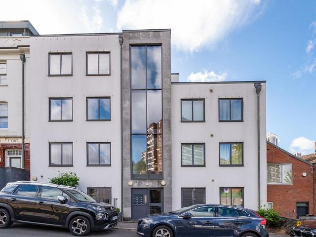 Morden Road, Lewisham, London, SE13 2 bed flat to rent £2,300 pcm £531 pw