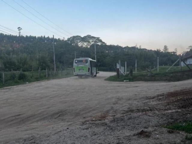 More apenas 3km da Dutra Hotel Fazenda Lançamento