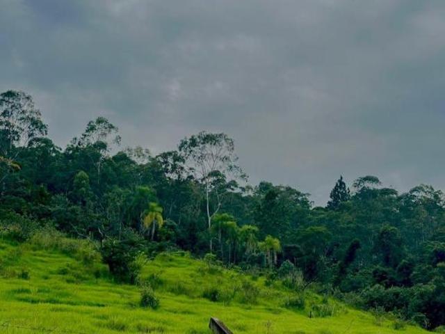More Bem: Terreno em Mairinque com Segurança e Contato com a Natureza!Dentro da Rota do Vinho!