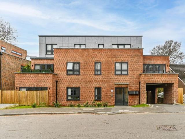 More Close, Croydon, Purley, CR8 1 bed flat to rent £1,600 pcm £369 pw