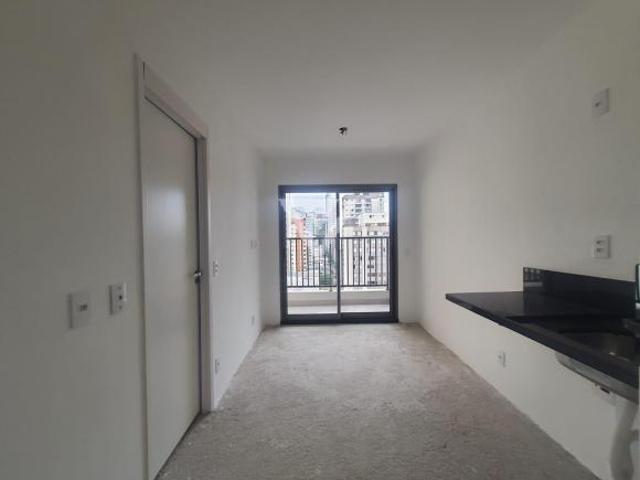 More em grande estilo: Apartamento novo com suíte e varanda