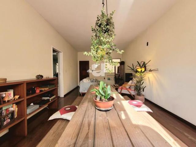 More em um amplo apartamento na parte plana do bairro São mateus!