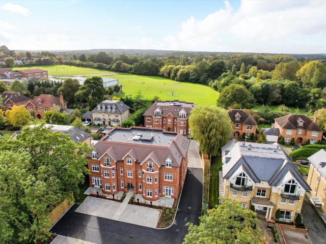 More Lane, Esher, Surrey KT10, 2 bed flat to rent, £3,500 pcm | PrimeLocation