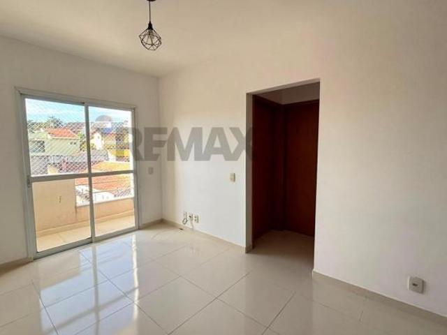 More perto do centro! Apartamento com 2 dormitórios no Jardim Salessi