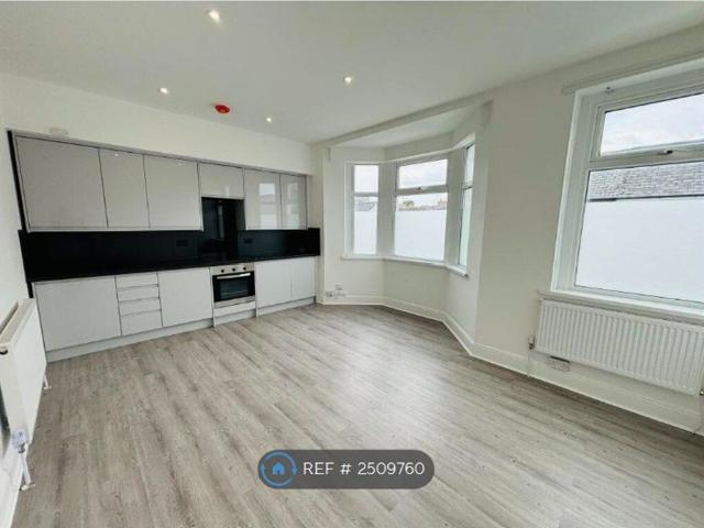 Morel St, Barry CF63, 2 bed flat to rent, £850 pcm | PrimeLocation