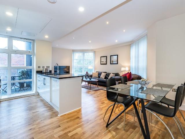 Moreton Street, London SW1V, 3 bed flat to rent, £5,250 pcm | PrimeLocation