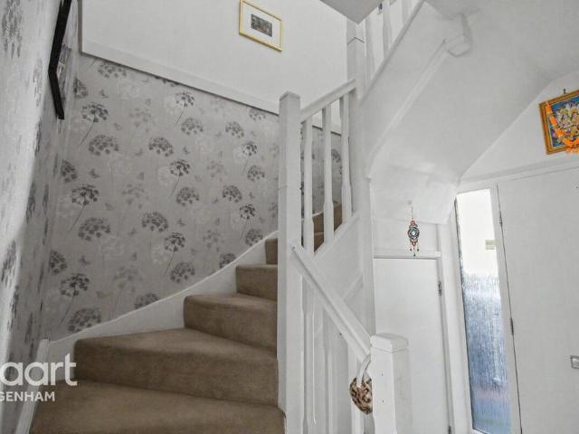 Morgan Crescent, Dagenham 2 bed terraced house to rent £2,050 pcm £473 pw
