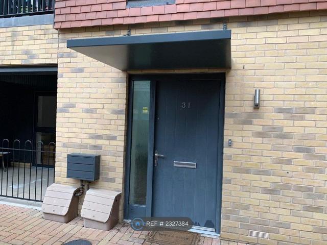 Morgan Crescent, Dagenham RM8, 2 bed flat to rent, £1,800 pcm | PrimeLocation