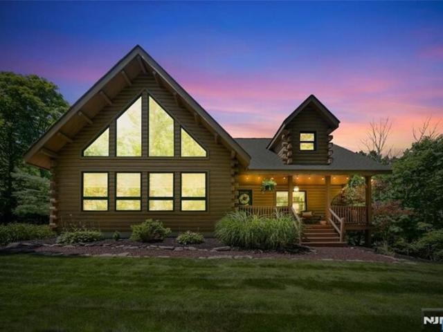 Morgan Dr, Sussex, Home For Sale