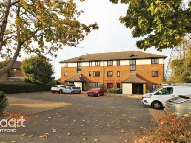 Morgan Drive, Greenhithe 2 bed apartment to rent £1,450 pcm £335 pw