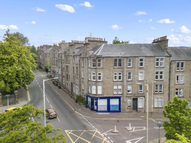 Morgan Street, Dundee DD4 3 bed flat to rent £1,195 pcm £276 pw