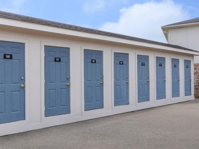 Morgan Park 2 Bedroom Apartment for Rent at 1601 W South St, Alvin, TX 77511