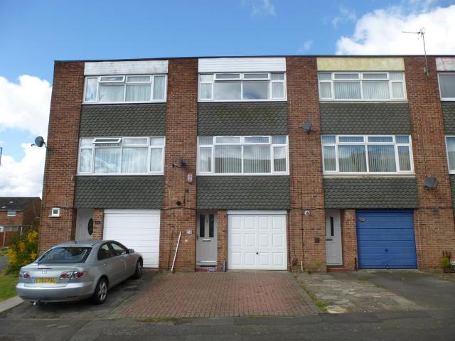 Moriston Close, CORBY, NN17 3 bed terraced house to rent £1,225 pcm £283 pw