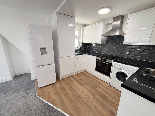 Morland Avenue, Leicester LE2, 1 bed flat to rent, £850 pcm | PrimeLocation