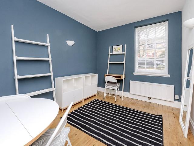 Morland House, Lancaster Road, London W11, 1 bed flat to rent, £1,650 pcm | PrimeLocation