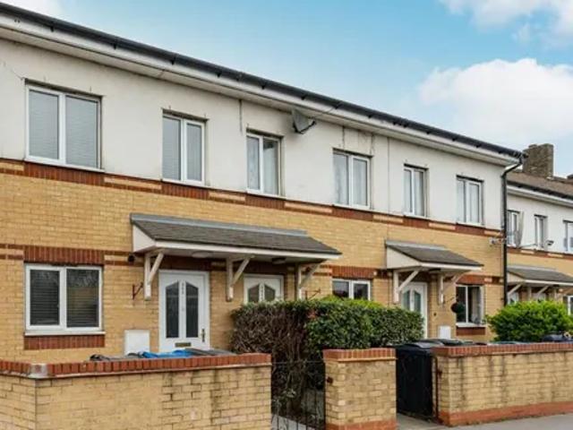 Morland Road, London, CR0 6HD, United Kingdom | 3 bed duplex for rent #139334630 | Rentberry