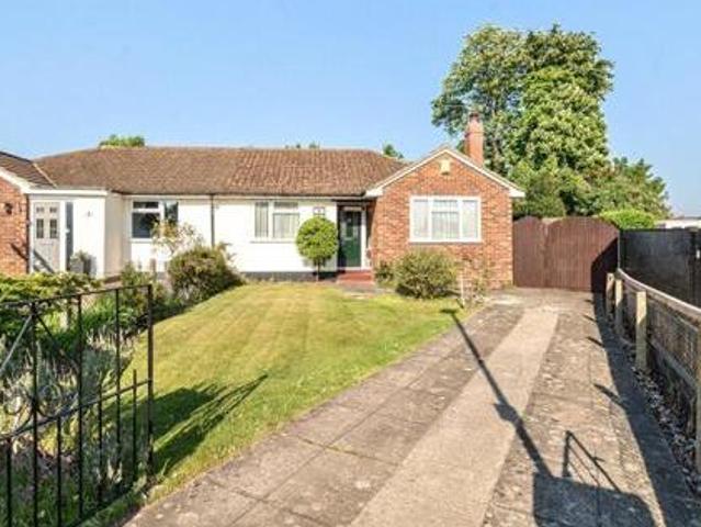 Morlands Avenue, Tilehurst, 2 Bedroom Bungalow