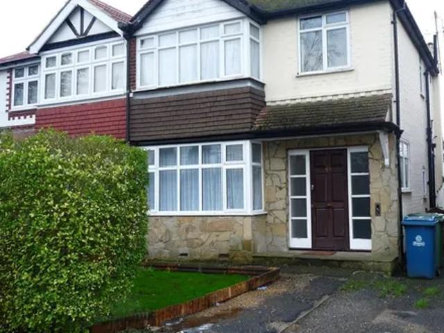 Morley Crescent East, London, HA7 2LG, United Kingdom | 3 bed duplex for rent #139543889 | Rentberry
