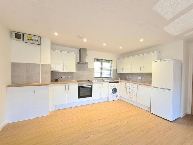 Morleys Place, Sawston, Cambridge CB22, 1 bed flat to rent, £1,200 pcm | PrimeLocation