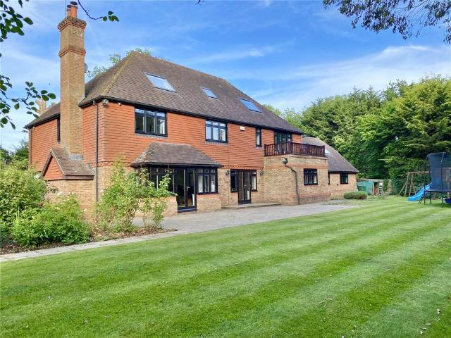 Morleys Road, Weald, Sevenoaks, Kent. 6 bed detached house to rent £6,500 pcm £1,500 pw