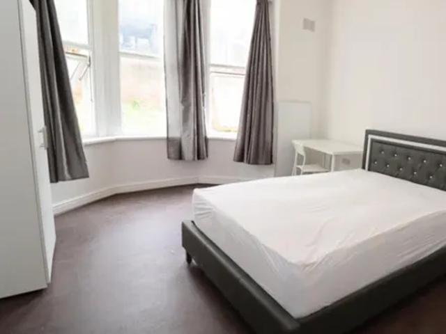 Morley's, 109 Brixton Hill, London, SW2 1AA, United Kingdom | Room for rent #154573482 | Rentberry