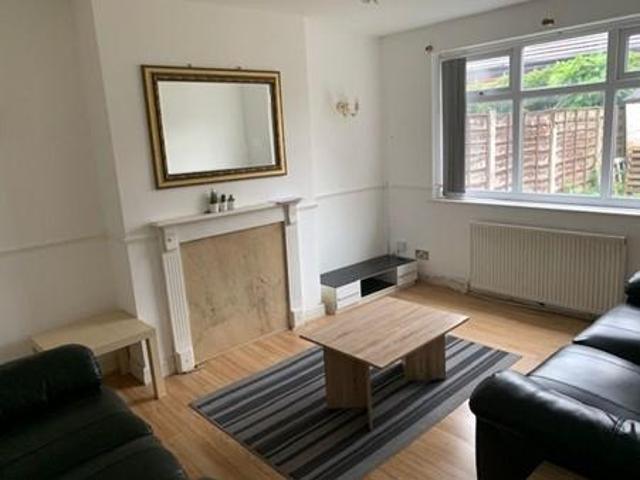 Morningside Drive, Manchester M20 4 bed semi detached house to rent £1,890 pcm £436 pw