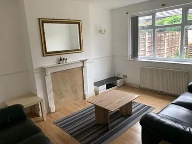 Morningside Drive, Parrs Wood, Wythenshawe, M20 5PL, United Kingdom | 4 bed duplex for rent #117422309 | Rentberry