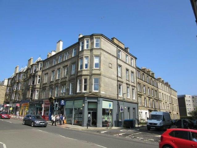 Morningside Road, Edinburgh. 4 bed flat to rent £2,800 pcm £646 pw