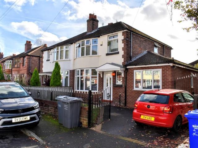 Mornington Crescent, Fallowfield. 6 bed semi detached house to rent £4,290 pcm £990 pw