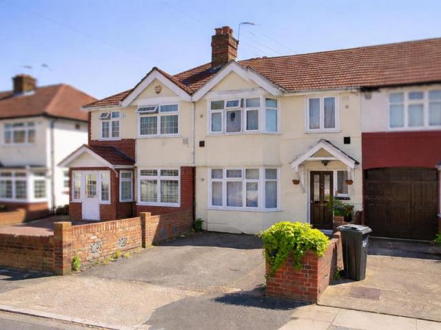 Mornington Crescent, Hounslow TW5 4 bed terraced house to rent £2,600 pcm £600 pw