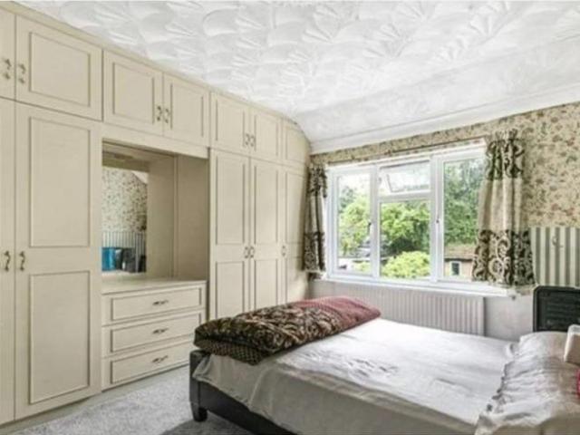 Mornington Crescent, Hounslow 4 bed terraced house to rent £3,400 pcm £785 pw