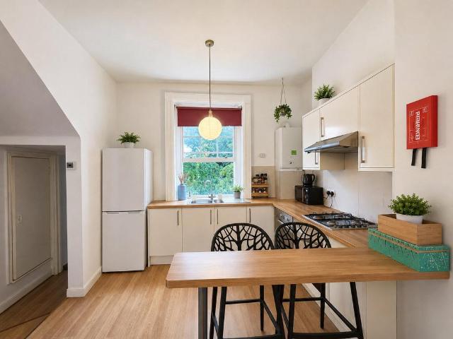 Mornington Crescent, London, NW1 1 bed apartment to rent £2,150 pcm £496 pw