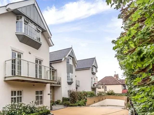 Mornington Road, London, IG8 0TS, United Kingdom | 2 bed house for rent #167385905 | Rentberry
