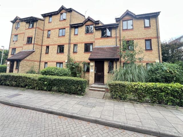 Mornington Road, London SE8, 1 bed flat to rent, £1,400 pcm | PrimeLocation