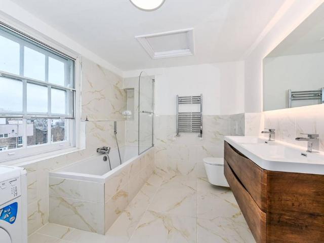 Mornington Terrace, Camden, London, NW1 2 bed flat to rent £4,000 pcm £923 pw