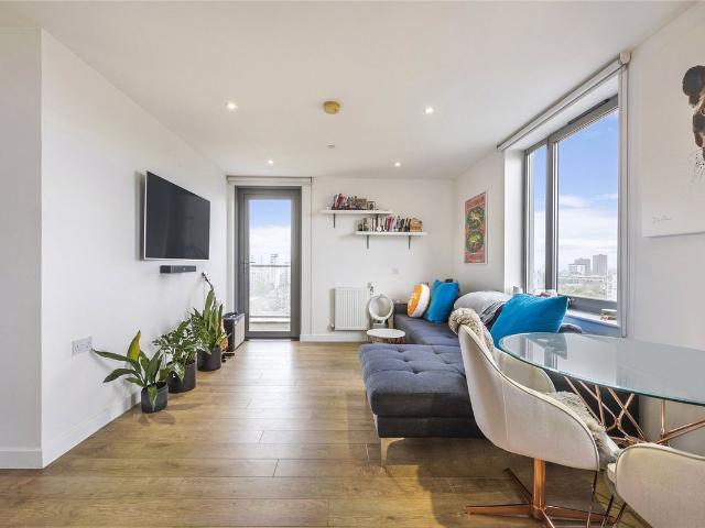 Moro Apartments, 22 New Festival Avenue E14, 1 bed flat to rent, £1,900 pcm | PrimeLocation
