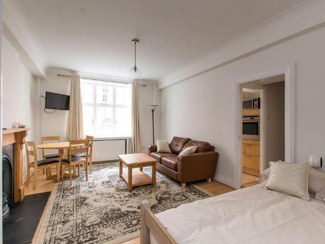 Morpeth Terrace, Victoria, London, SW1P Studio to rent £1,800 pcm £415 pw