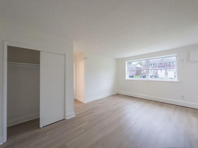 Morrisville Meadows 2 Bed / 1 Bath LA