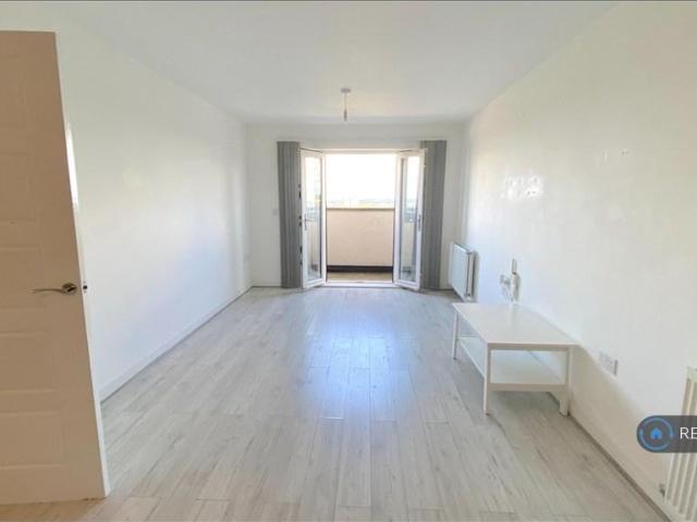 Morris Drive, Belvedere, DA17 2 bed flat to rent £1,600 pcm £369 pw