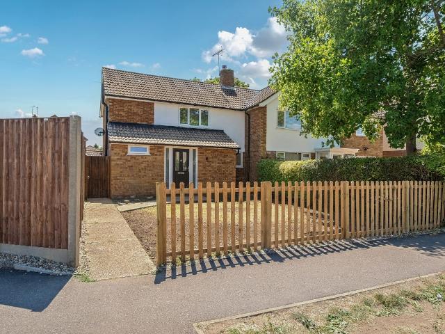 Morris Way, London Colney, St.Albans AL2, 3 bed detached house to rent, £2,500 pcm | PrimeLocation