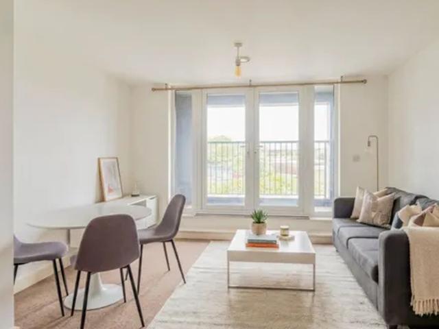 Morrisons Daily, 98 Phoebe Street, Salford, M5 3PH, United Kingdom | 2 bed duplex for rent #167614135 | Rentberry