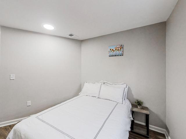 Morrow Home, a 3 mins drive to transit stop Mt Zion Blvd & E Meyer Dr