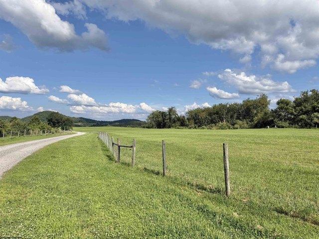 Morrow Tower Rd, Bridgeport, WV 26330