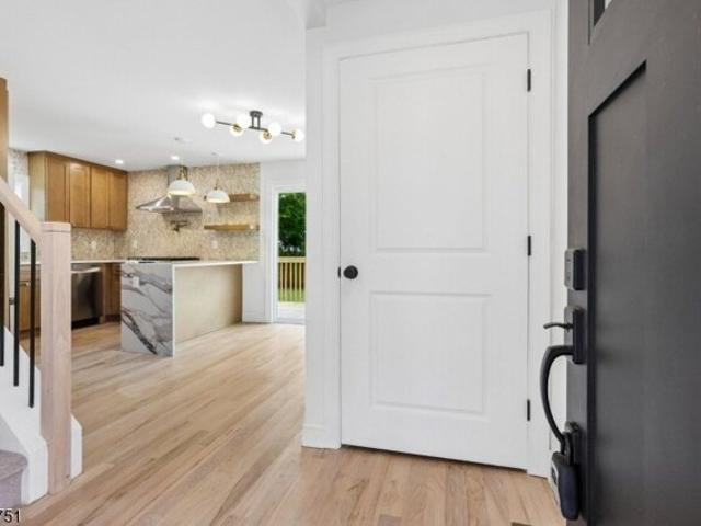 Morse Ave, Edison, Home For Sale