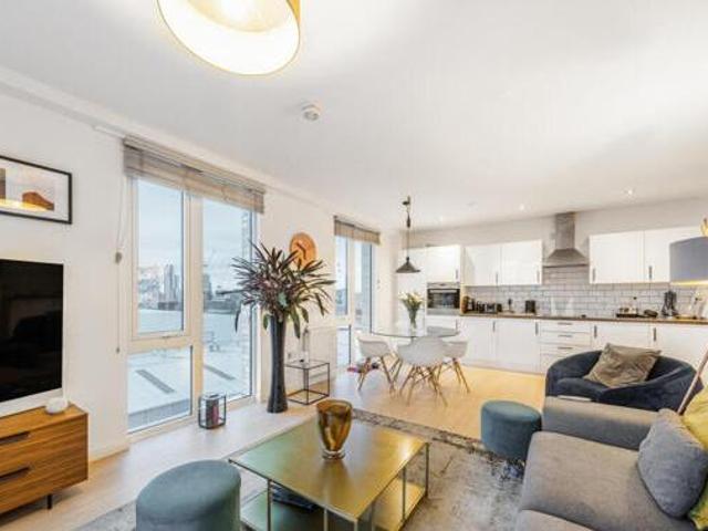 Morse Lodge, London, 2 Bedroom Flat