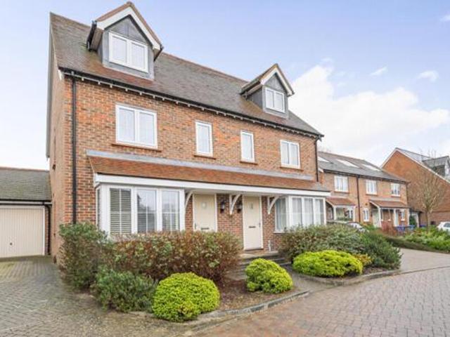 Morshead Drive, Binfield, 4 Bedroom Semi detached