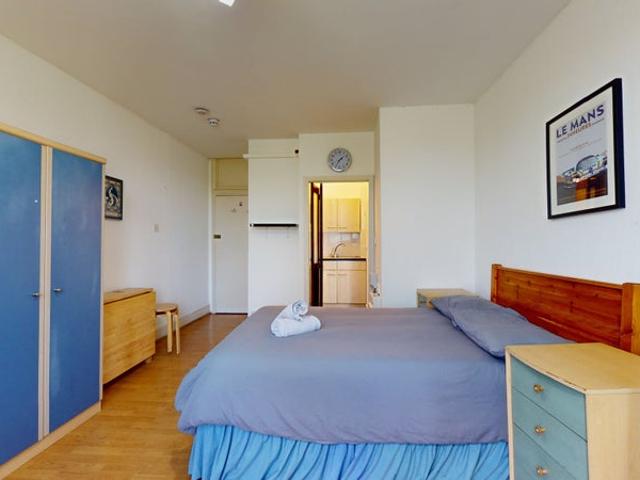 Most Bills Included Studio in Willesden Green