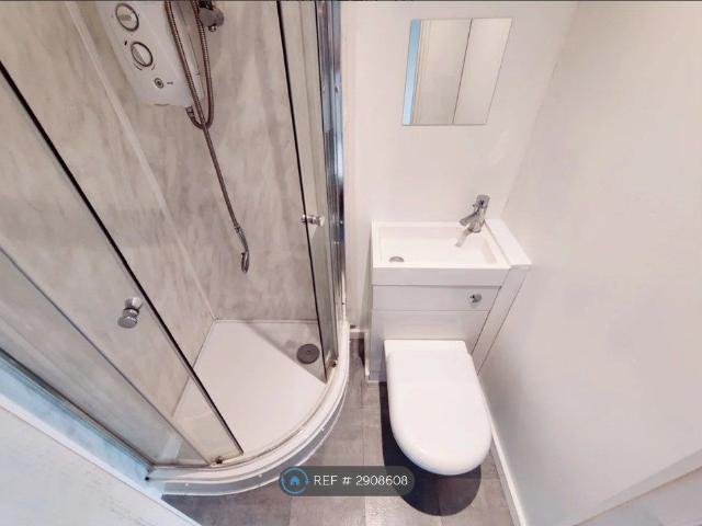 Most Farm Road, London UB5, Studio to rent, £700 pcm | PrimeLocation