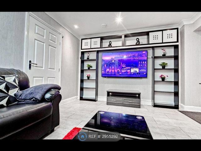 Moston Lane, Manchester M40, 4 bed terraced house to rent, £1,750 pcm | PrimeLocation
