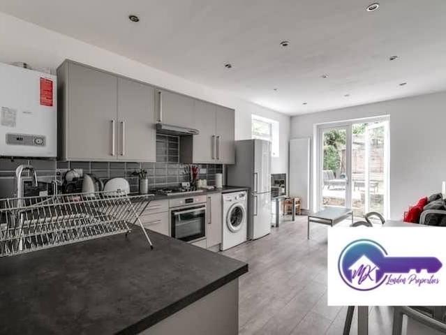Mostyn Avenue, London HA9, 2 bed flat to rent, £2,097 pcm | PrimeLocation